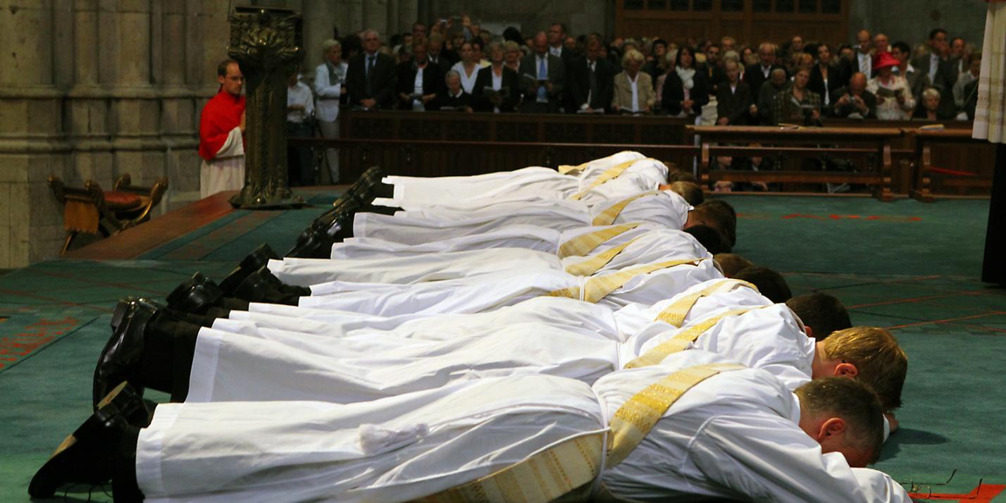 Priesterweihe und Primiz David Stolz | Pfarreiengemeinschaft Frechen